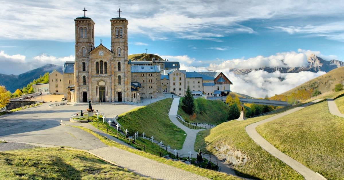 Pèlerinage à Notre-Dame de La Salette | Buchard Voyages